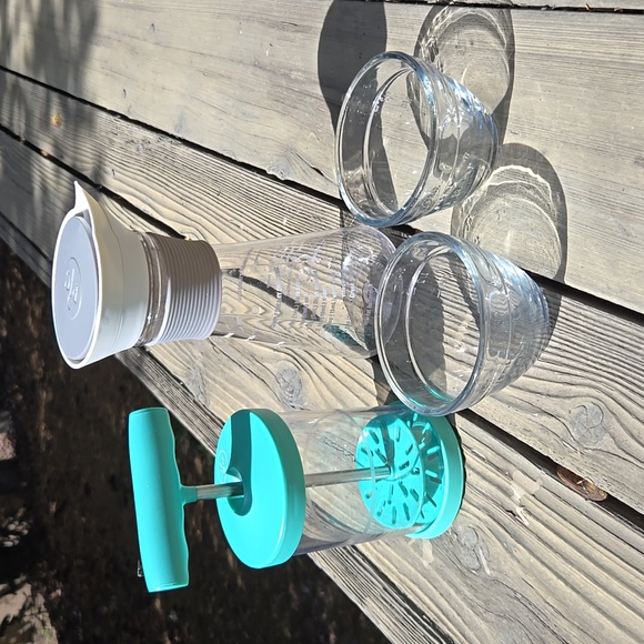 Pampered Chef | Kitchen | Pampered Chef Lot Dressing Maker Shaker Egg ...